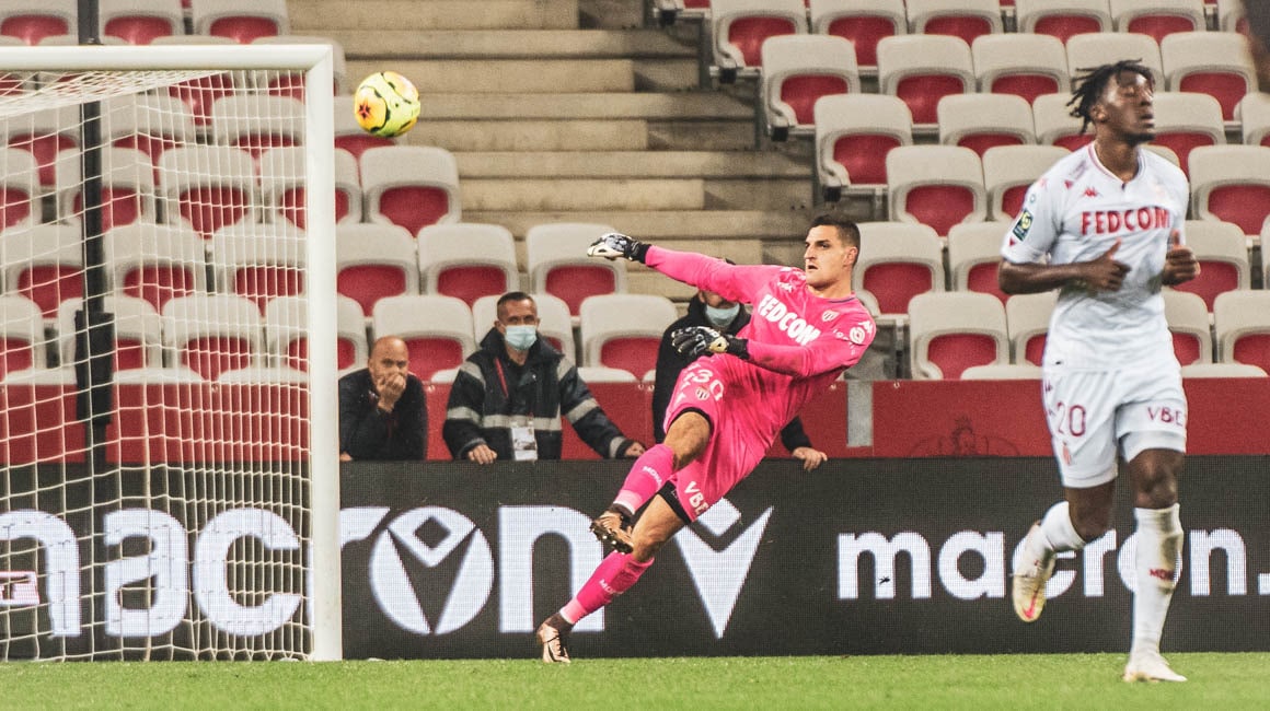 Much improved Mannone crucial for AS Monaco