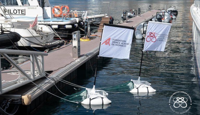 PHOTOS. Two waste collection machines enter the Port of Monaco