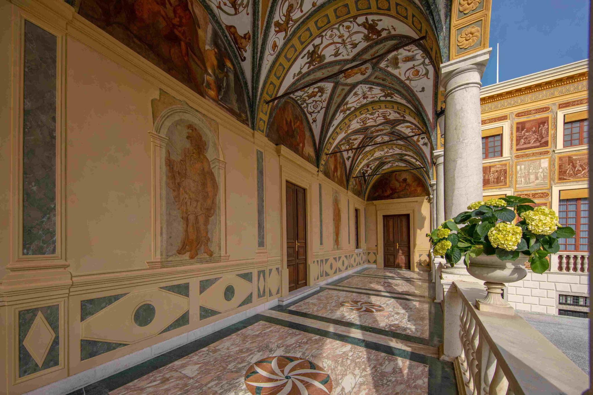 Les fresques renaissances du Palais Princier se dévoilent pour sa ...