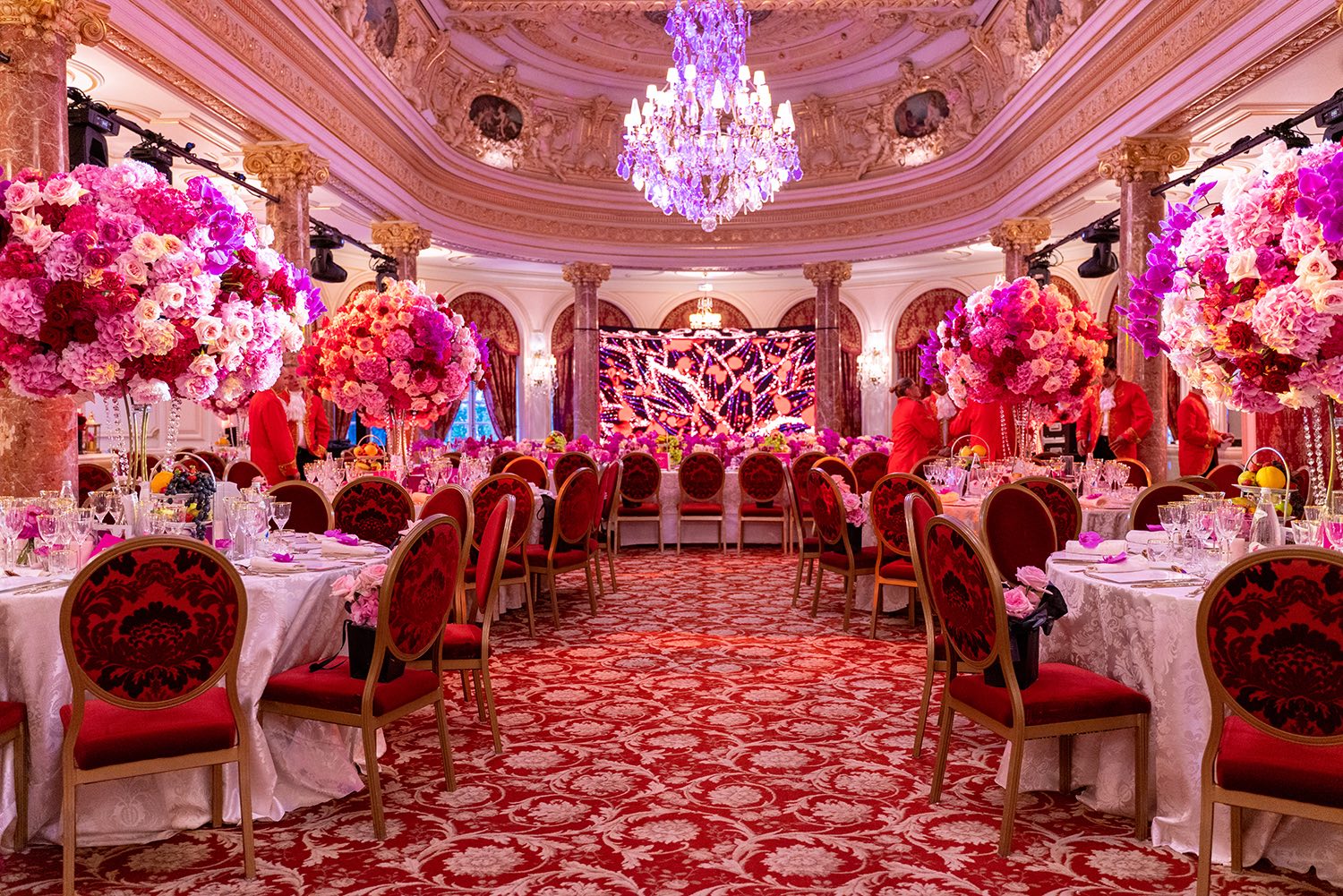PHOTOS. Fairytale Princes and Princesses ball