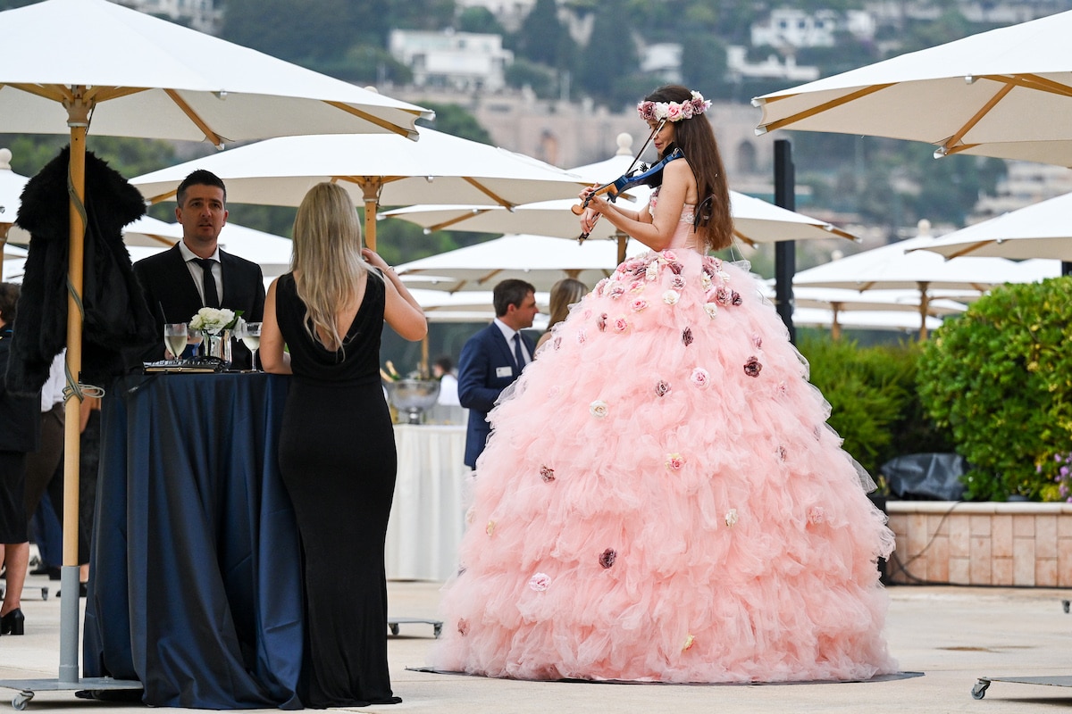 Your questions: how to work in the hospitality industry in Monaco?