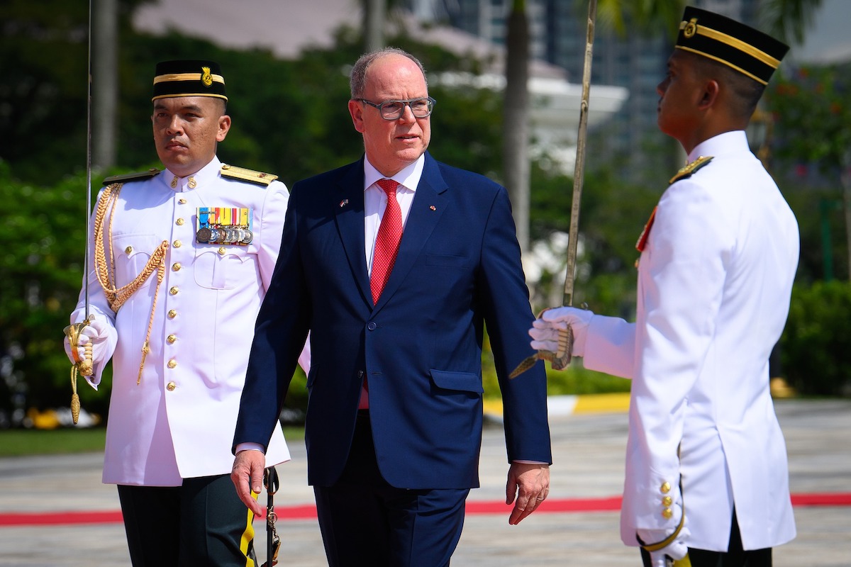 Prince Albert II received by King Abdullah Shah in Malaysia