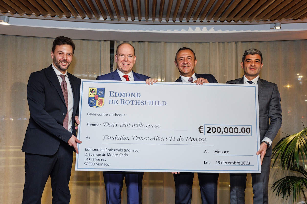 Edmond de Rothschild gives unprecedented cheque to Prince Albert II ...