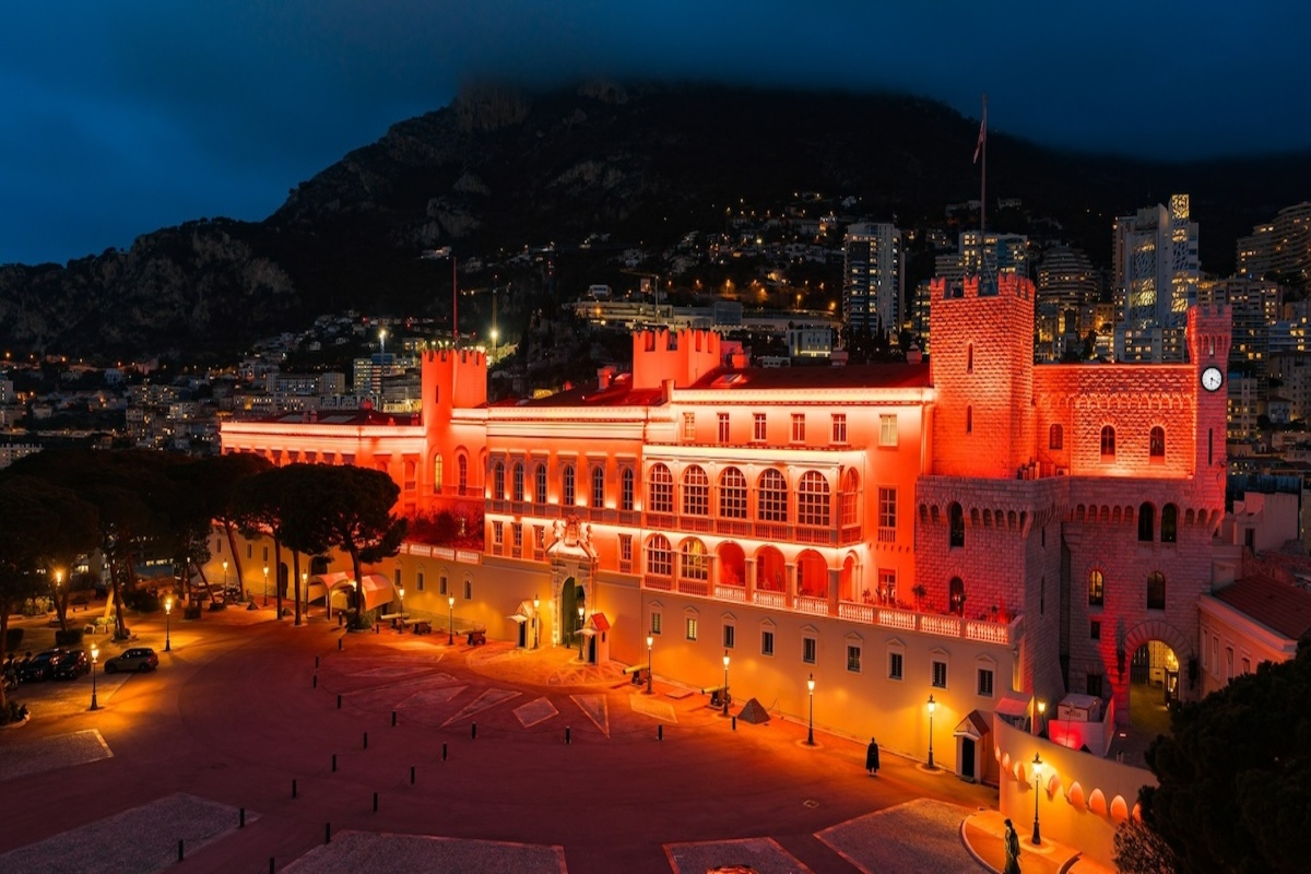 Did you see the Prince's Palace turn orange?