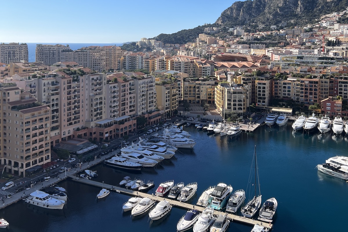 Over 2800 more employees in a year in Monaco