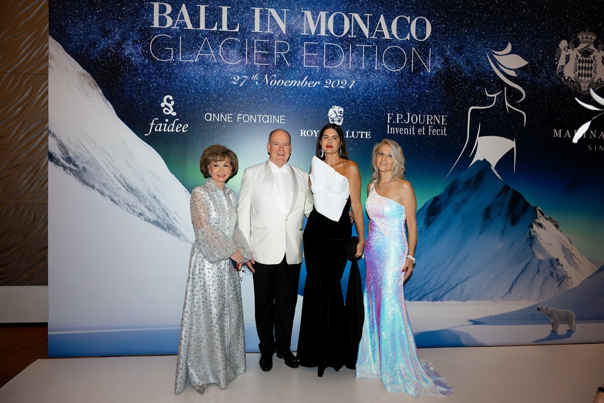 Prince Albert II attends Singapore 'Ball in Monaco' in support of blue ...
