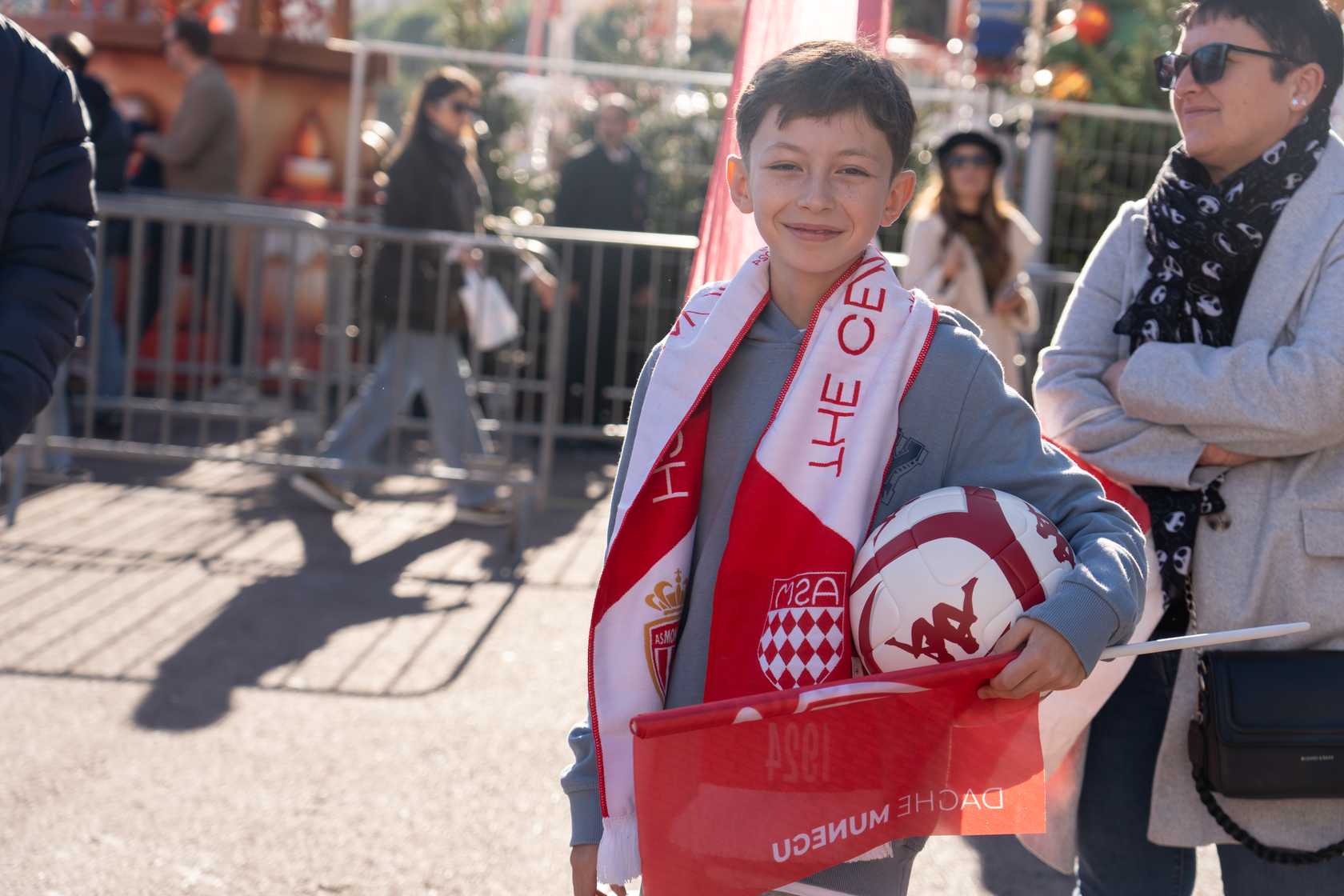 AS Monaco Kids Tour : 10 000 jeunes conquis par la caravane rouge et ...