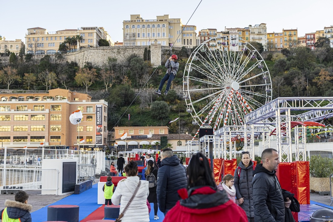 Zipline, high ropes course, climbing... The Sports Village is back in ...