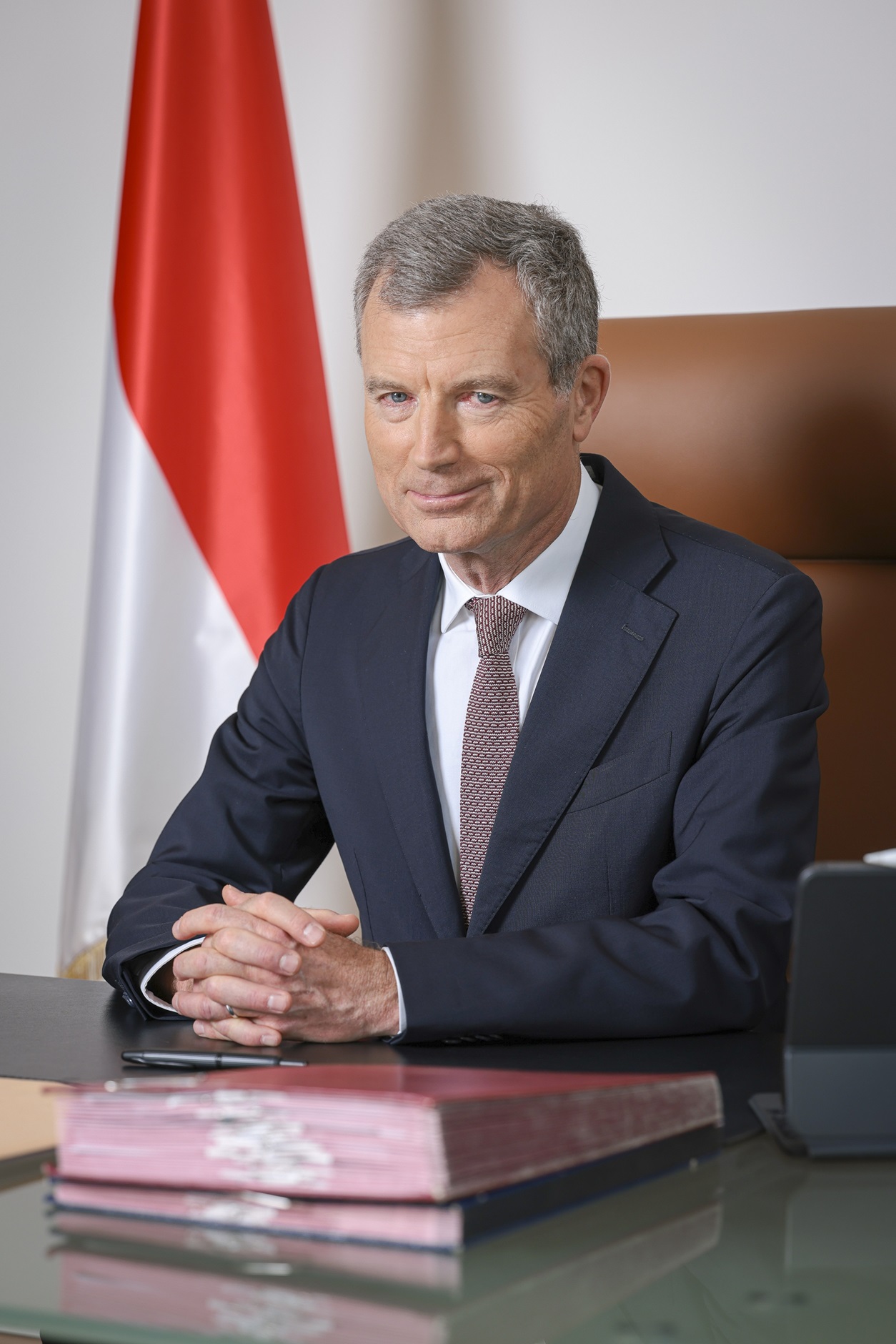 Christophe Mirmand prête serment et devient officiellement Ministre d ...