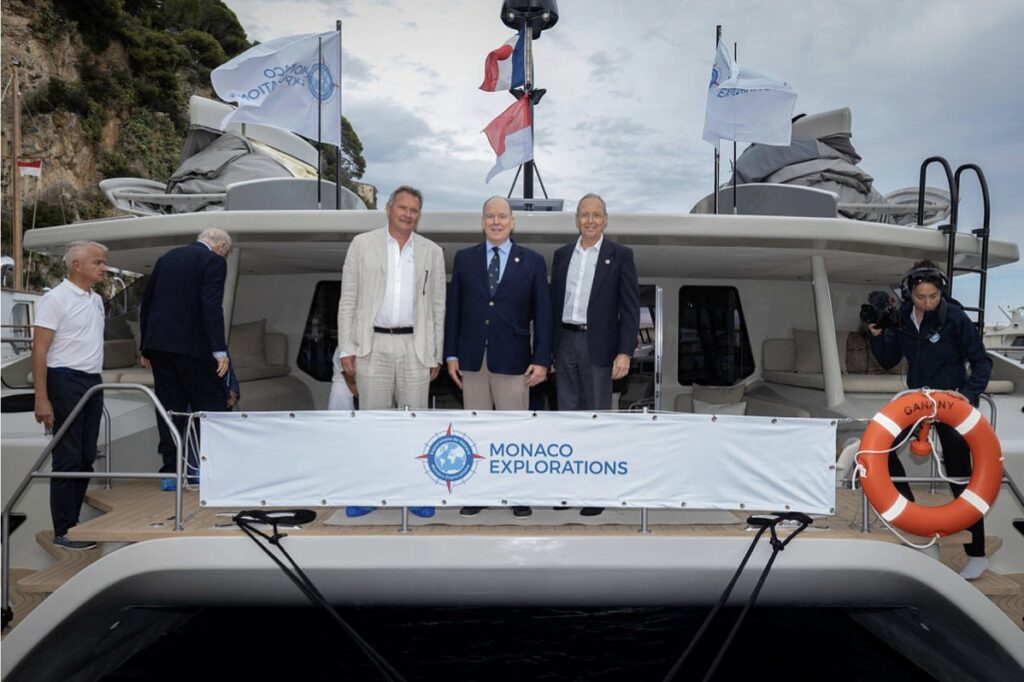 Monaco lance le laboratoire flottant MODX 70, un catamaran zéro ...